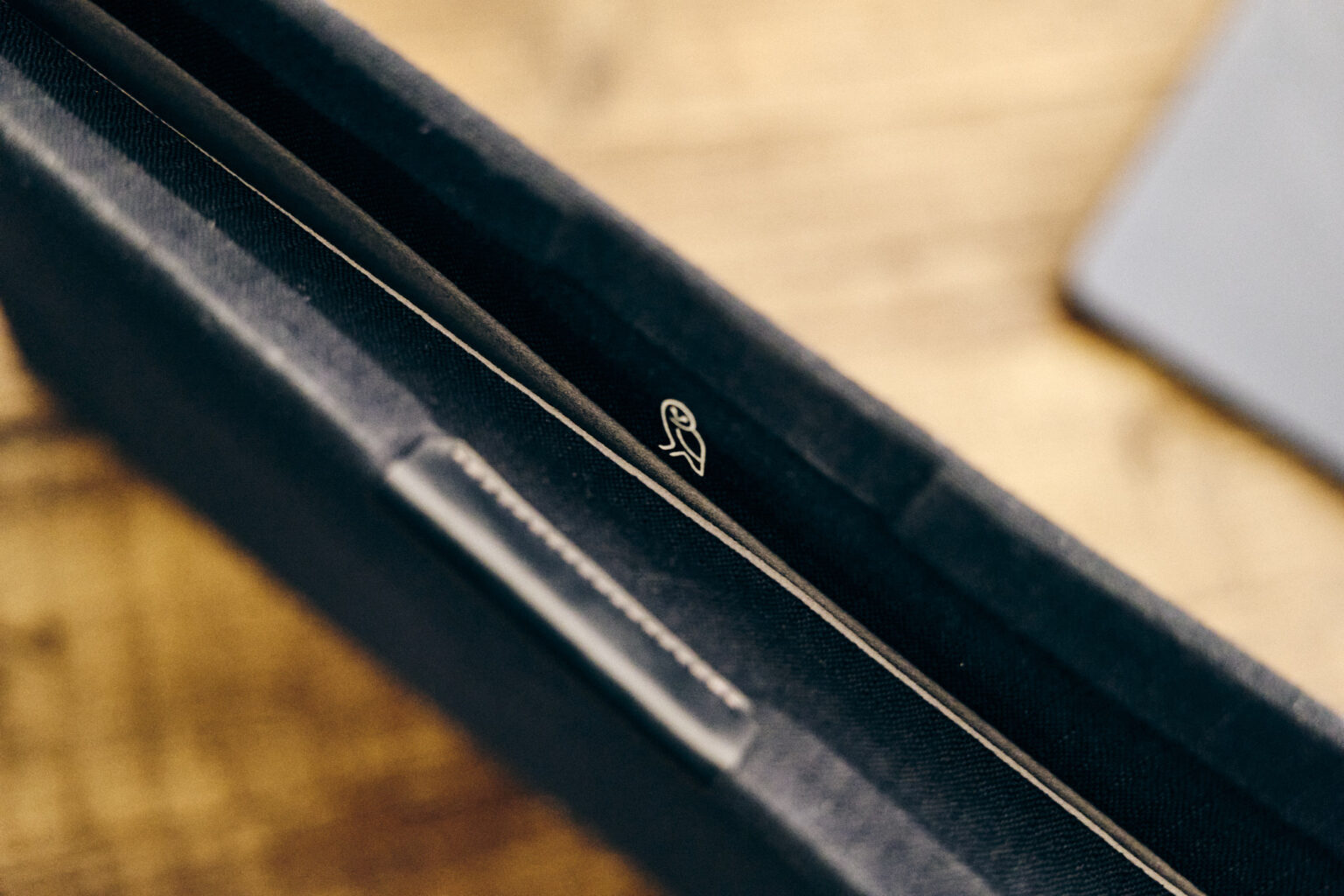 MacBook Airを守りたい！ぴったりのパソコンケースを購入しました｜bellroy Laptop Sleeve – vanessa's ...